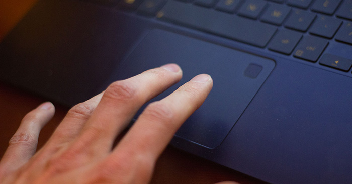 Kích hoạt tính năng Two-Finger trên laptop Windows 10 - Download.vn